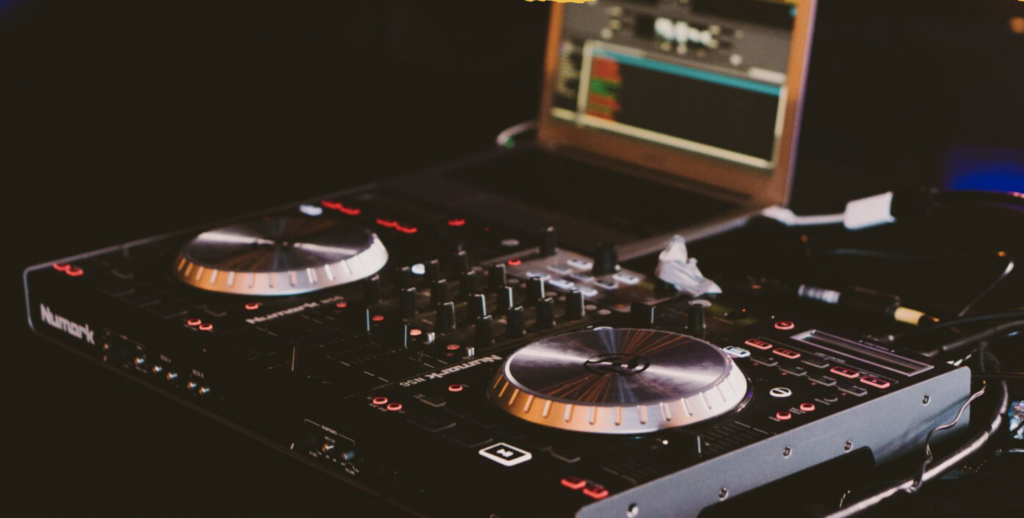 Sylk Christmas Disco at The Ironworks - Visit Southend